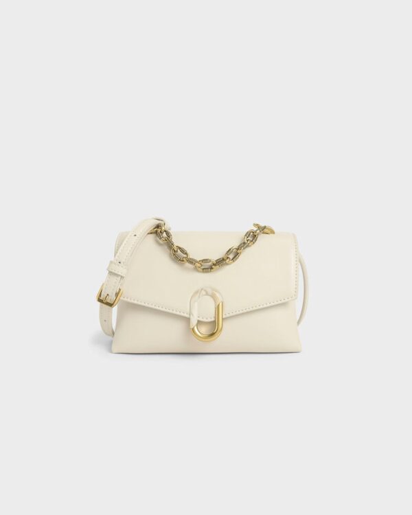 Huulala – Hand Embroidery